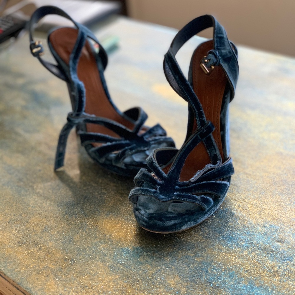 Marc Jacobs 90’s Vintage Blue Velvet Pumps - Gem